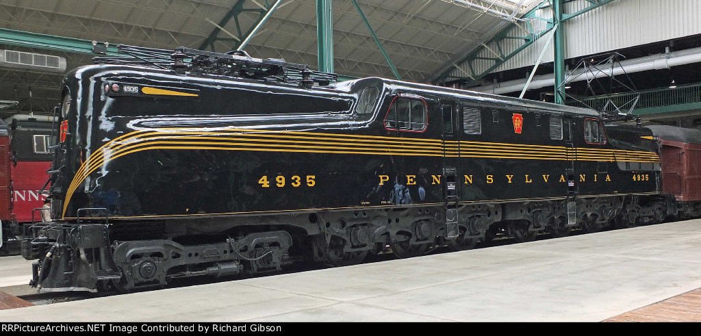 PRR 4935 Locomotive (GG1)